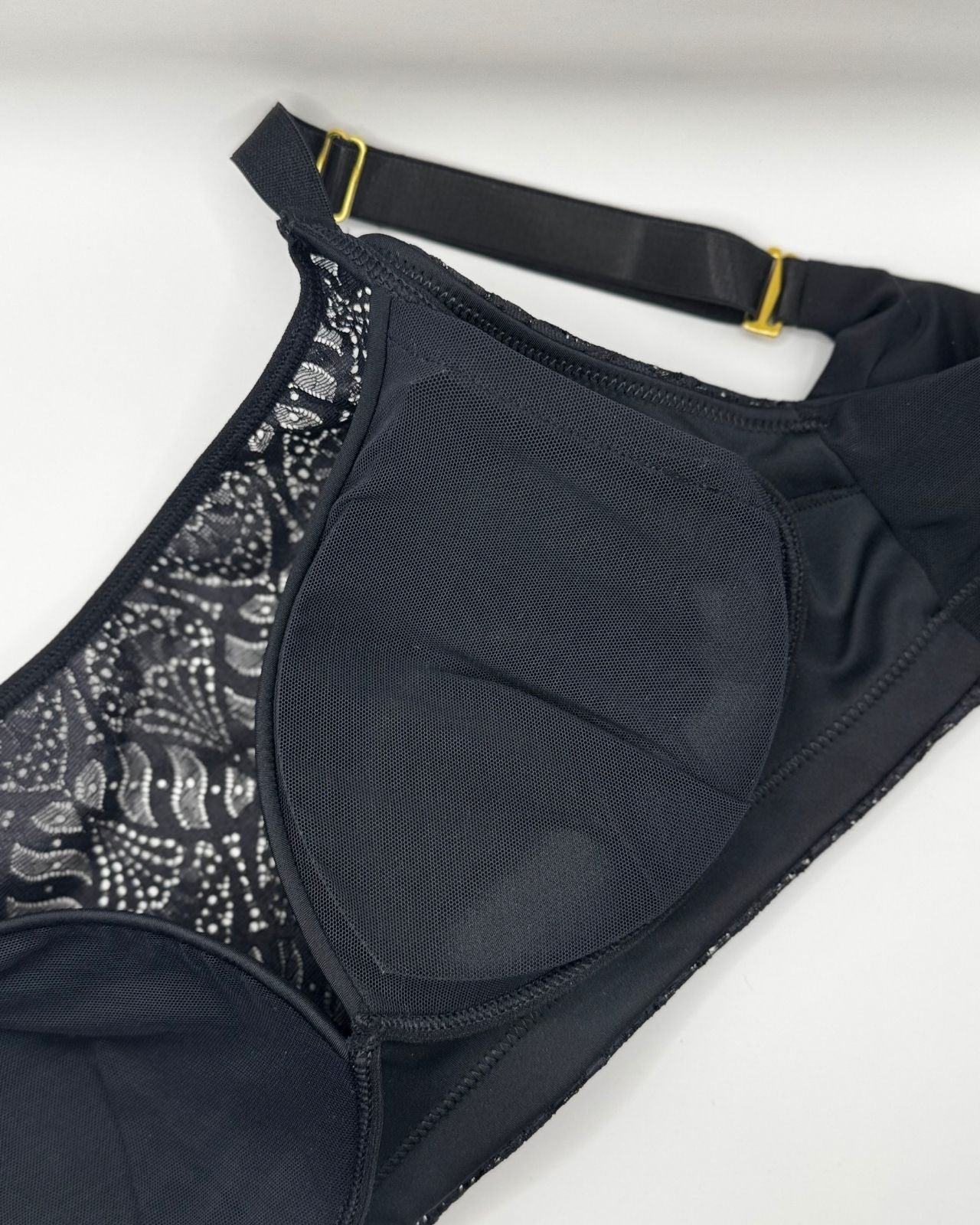 Carrie Pocketed Lace Molded Cup Bra | AnaOno